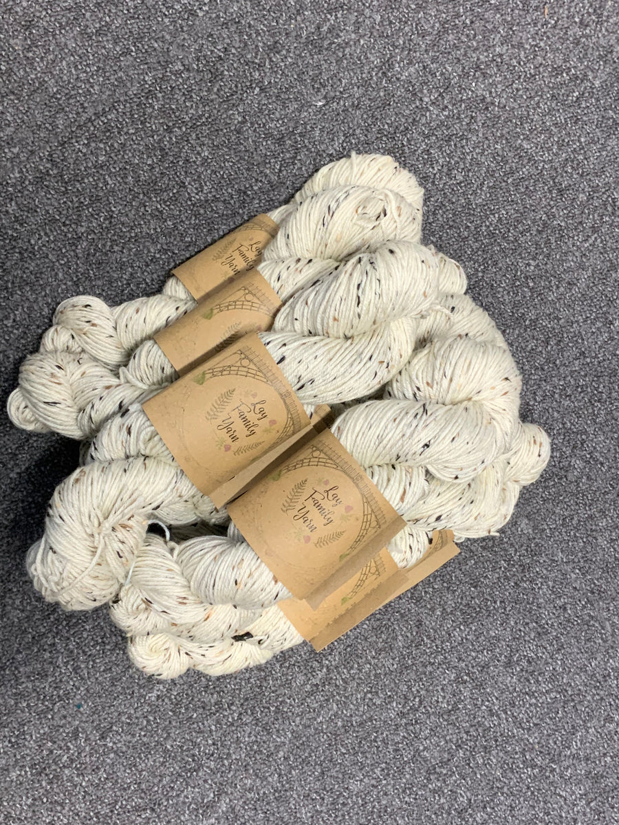 Natural tweed DK – Lay Family Yarn
