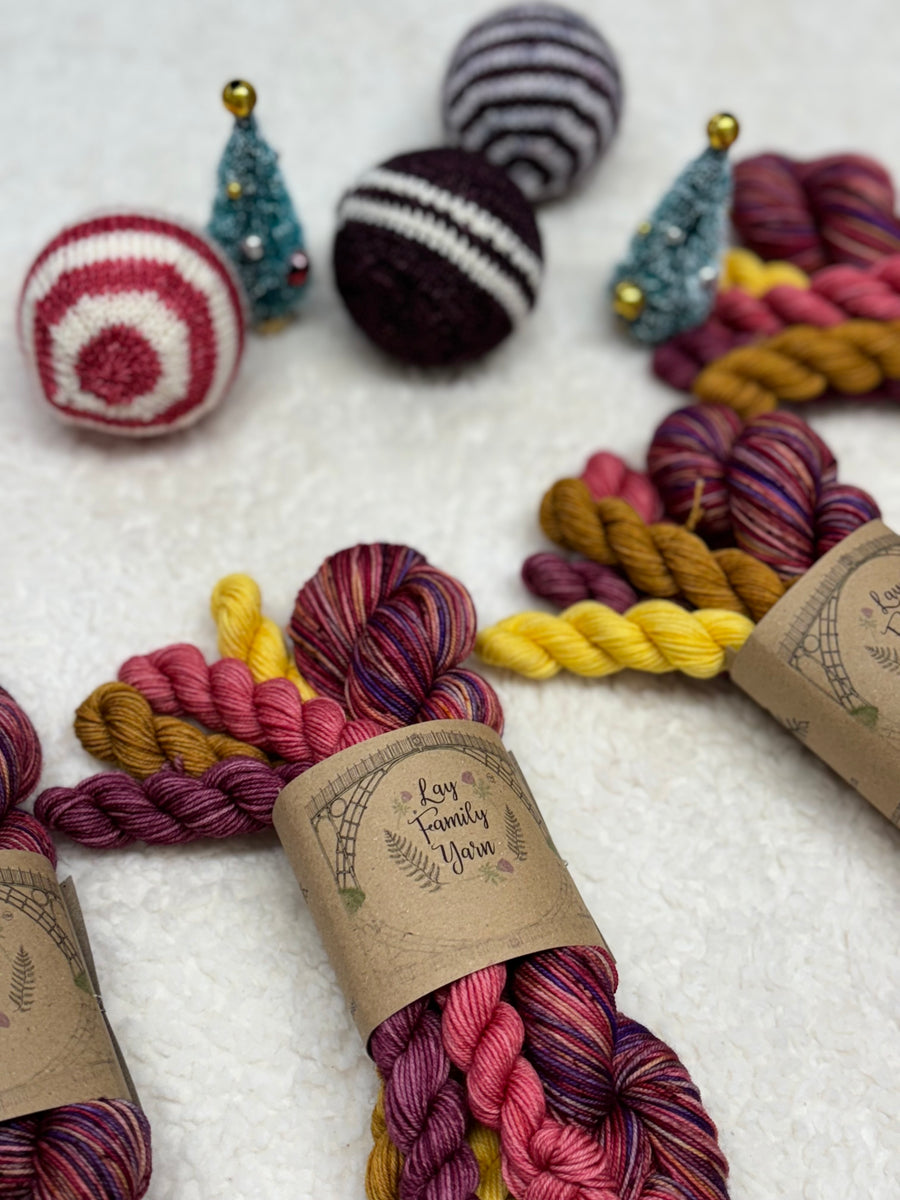 Plum pudding dinky set – Lay Family Yarn