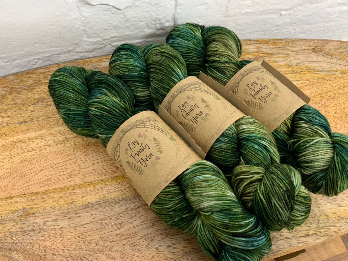Wonderland walks – Lay Family Yarn