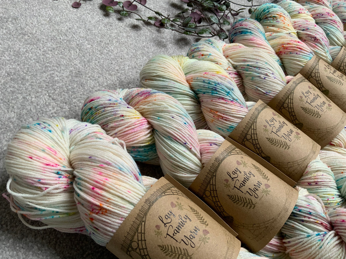 Rainbow drops – Lay Family Yarn