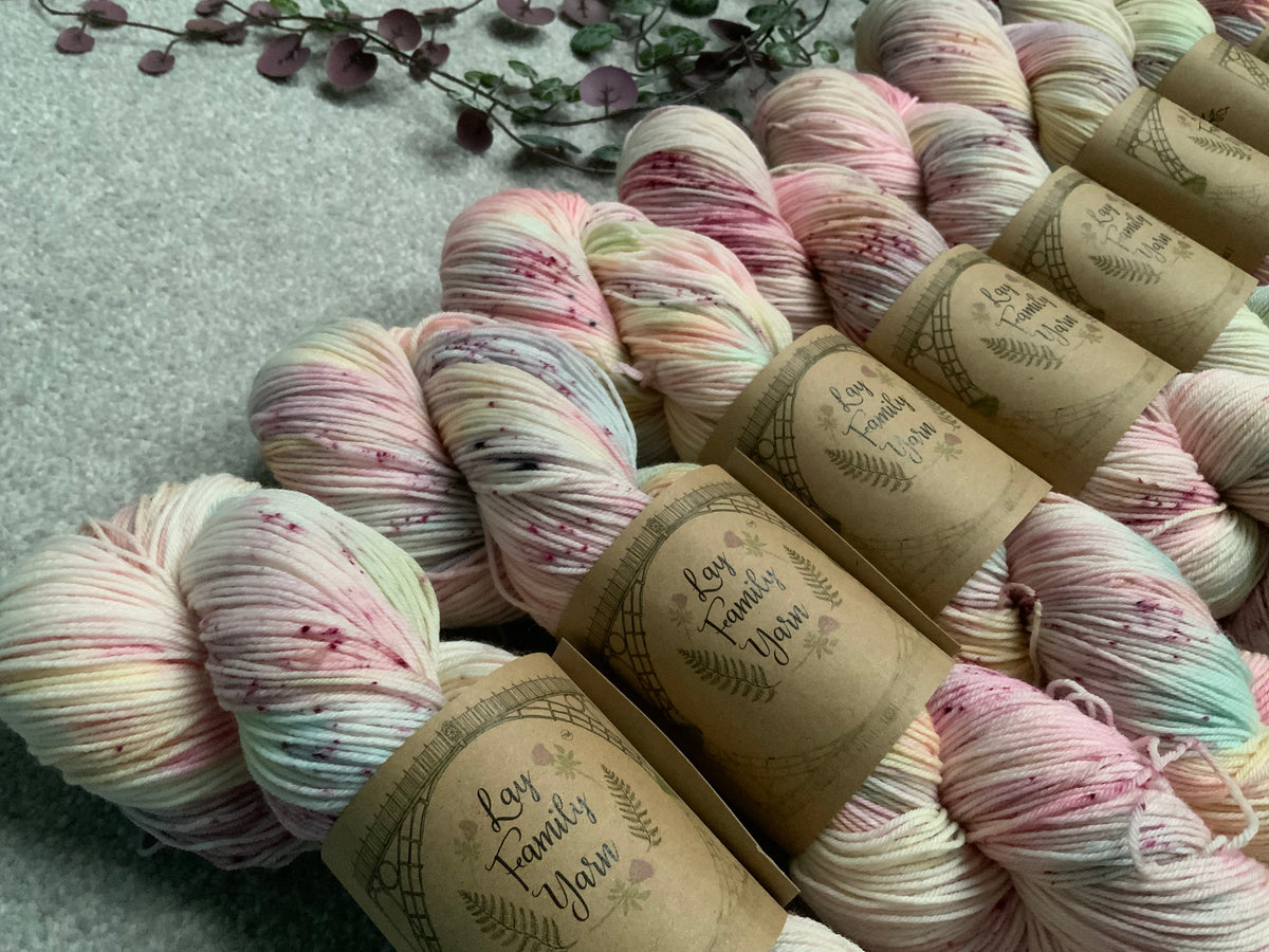 Unicorn cake – Lay Family Yarn